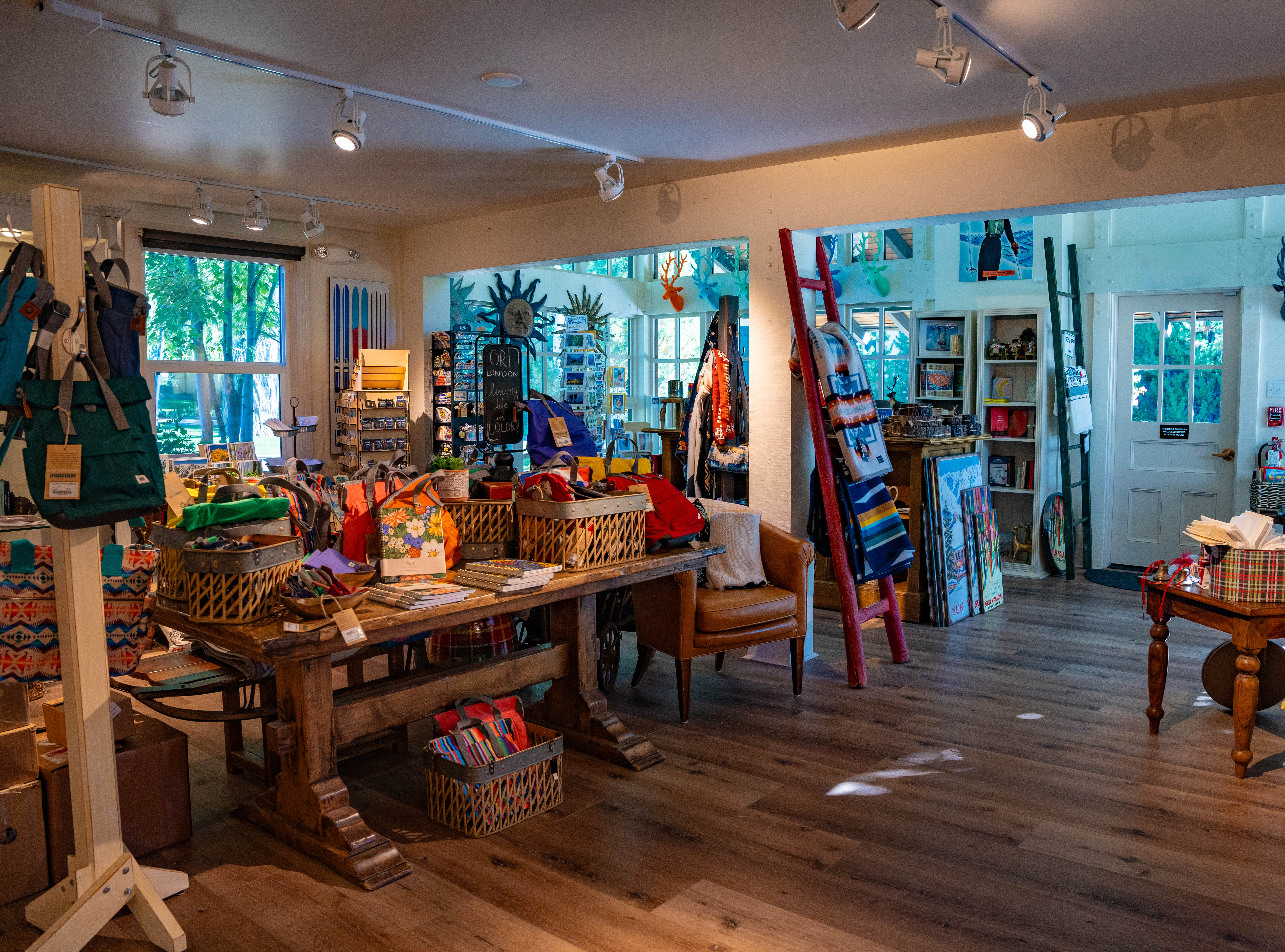 Signatures & Gifts Shop | Sun Valley